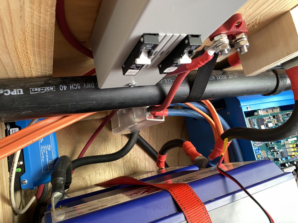 700 Watts of solar, 3000 inverter with 2 BattleBorns in 2007 5th Wheel ...