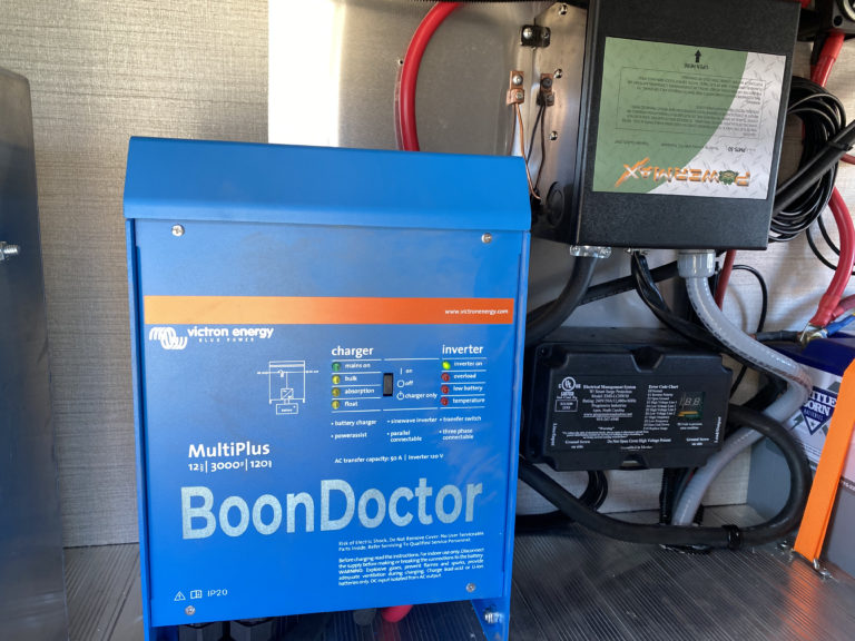 700w of Solar, 3000w inverter/Cerbo GX, 3.6kWh of Battle Born on ATC ...